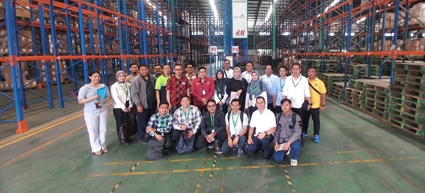 Tentang Kami - Yicheng Logistics Cargo